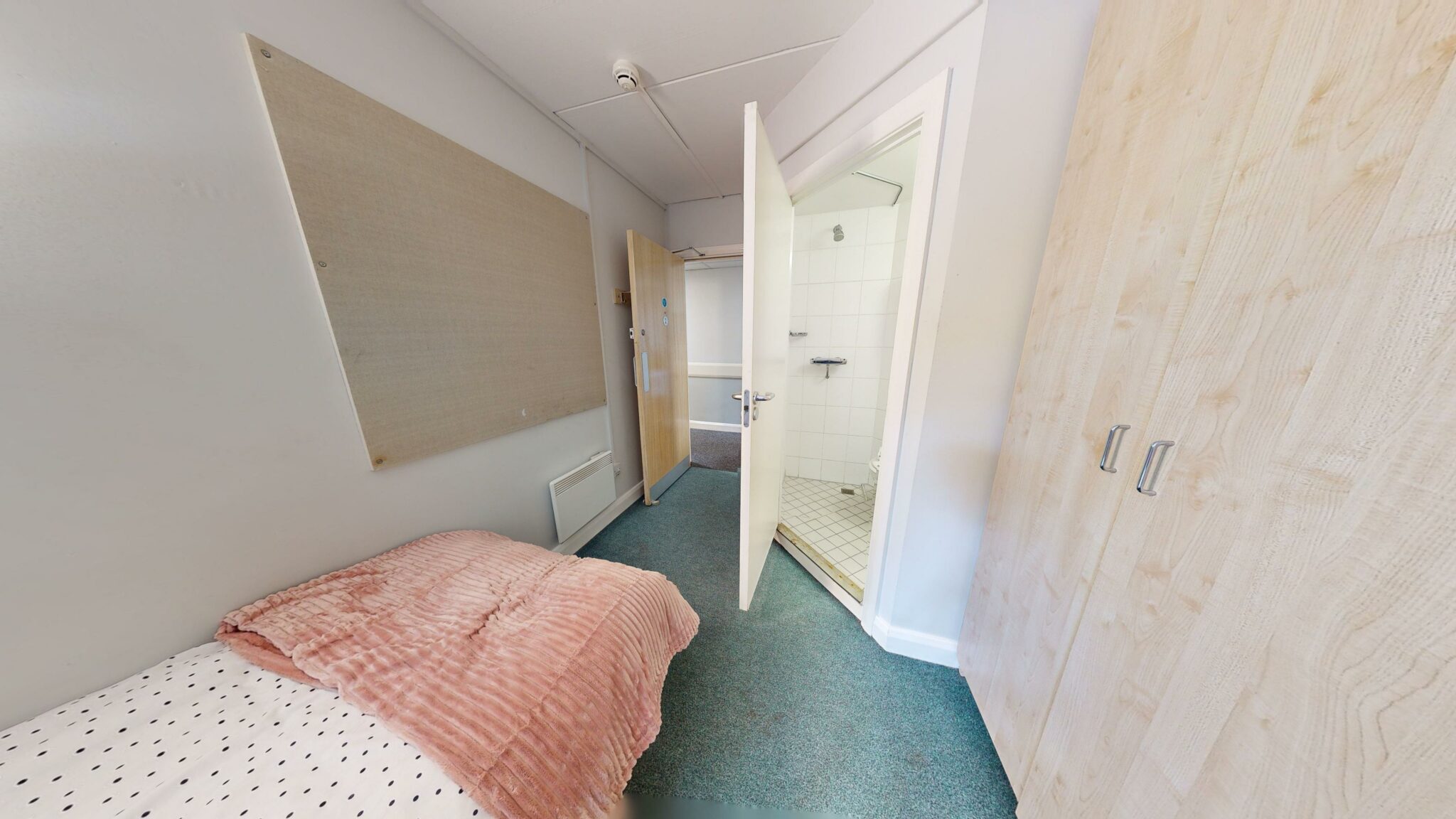 Summer Ensuite – student room at UPP Broadgate Park - official ...