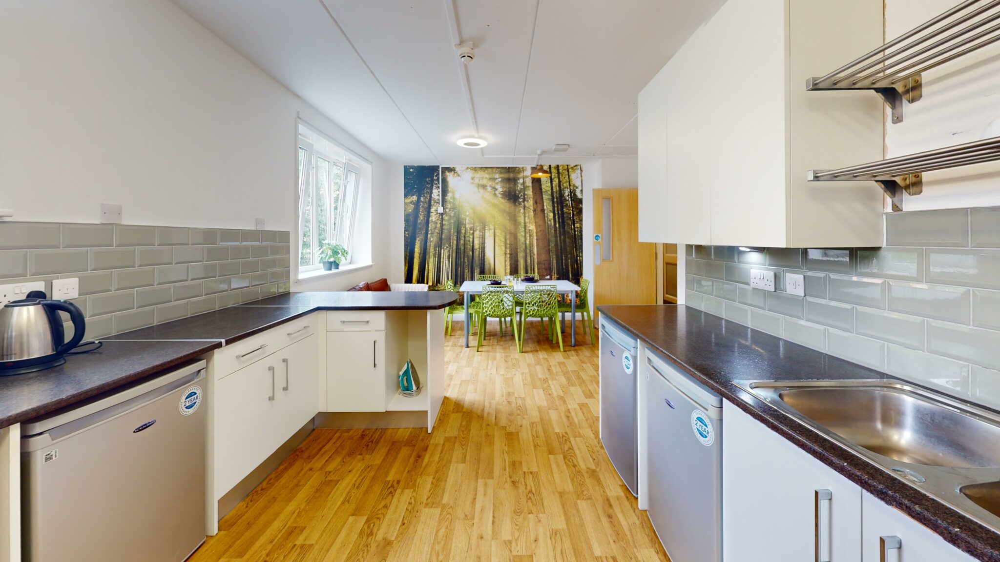 Summer Ensuite – student room at UPP Broadgate Park - official ...